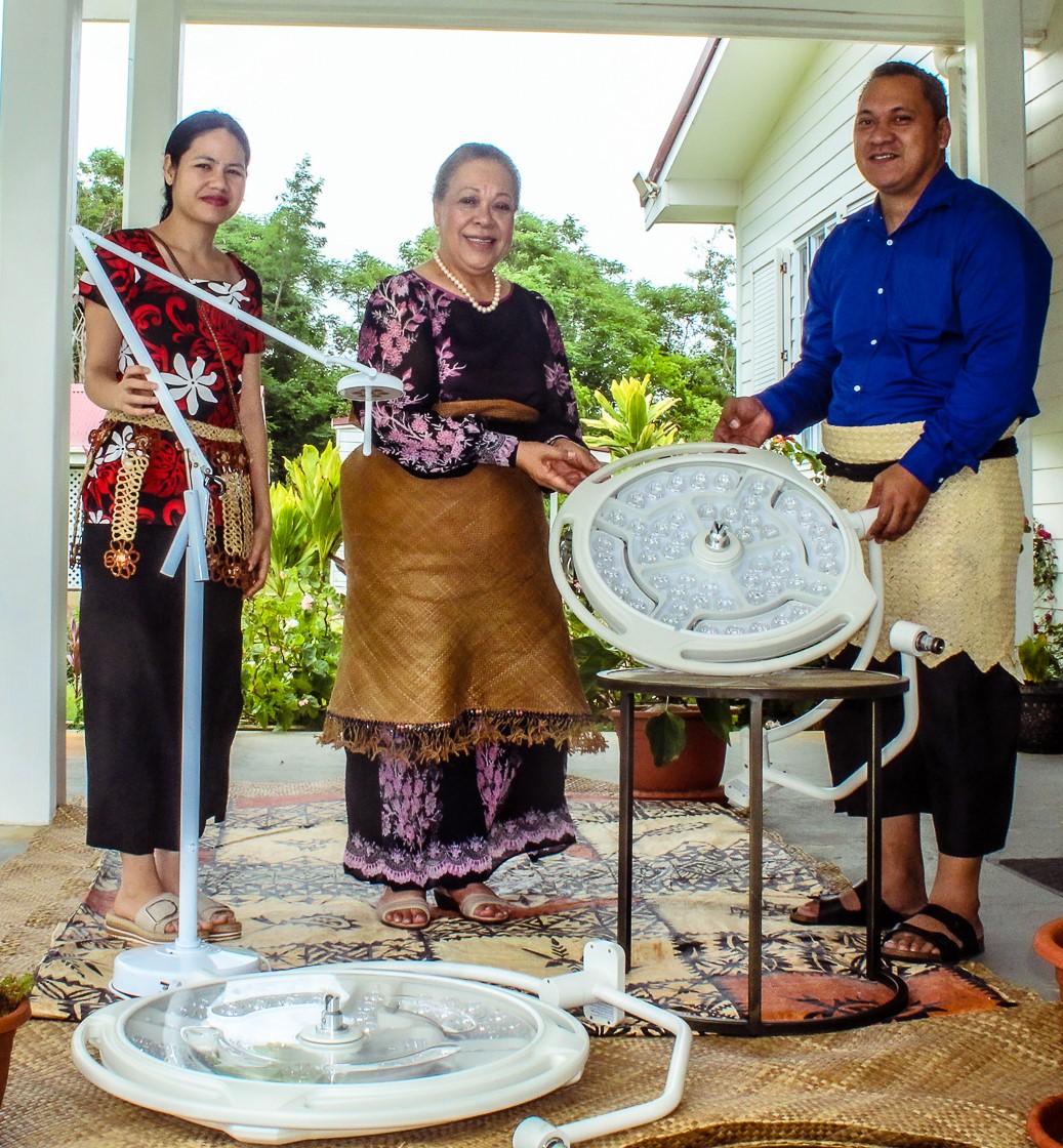 Specialised Lights donation to Niu’eiki Hospital. – HER MAJESTY QUEEN ...